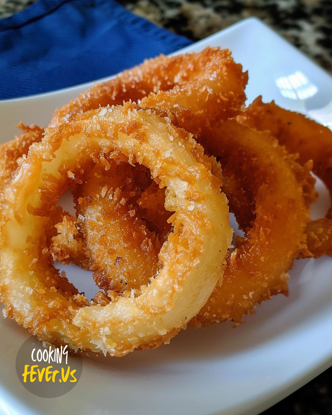 Crispy Onion Rings with Dipping Sauce